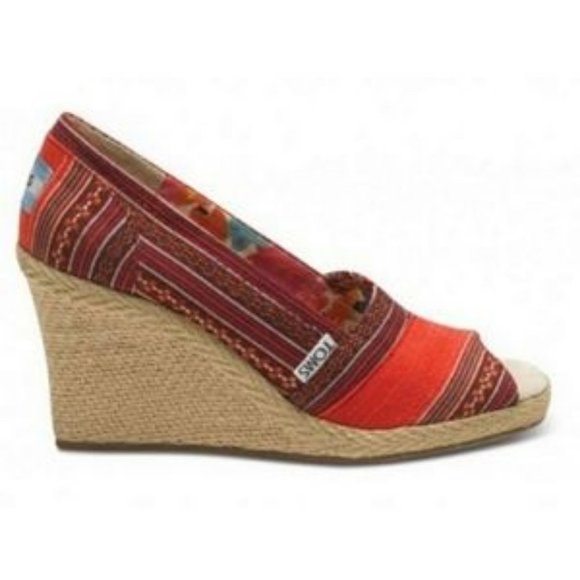 Toms | Shoes | New Toms Lina Red Bold Aztec Print Fabric Peep Toe ...